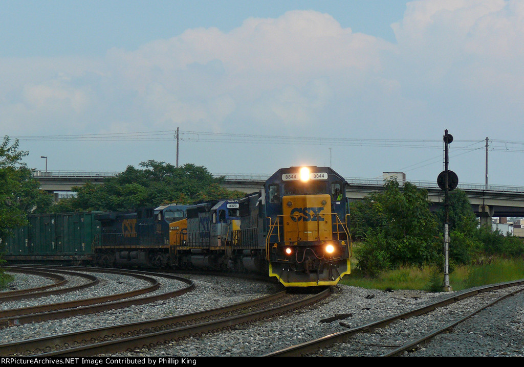 CSX 8844 Q703